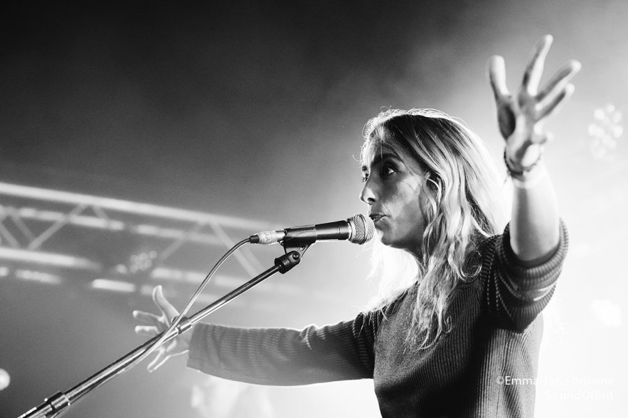 Pumarosa dévoilent une nouvelle version de leur single Priestess ...