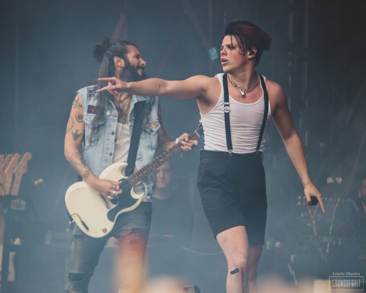 Lorsque Waxx rejoint Yungblud sur scène à Rock en Seine et à la ...